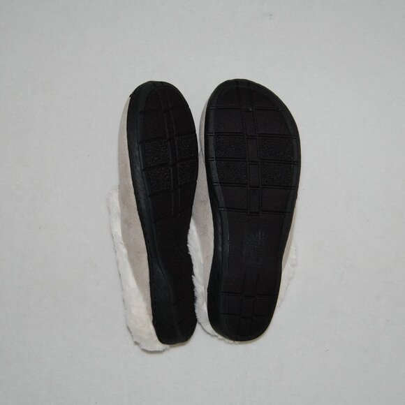 Cabernet | Shoes | Nwot Cabernet Slippers Women Size 9 L Light Gray ...